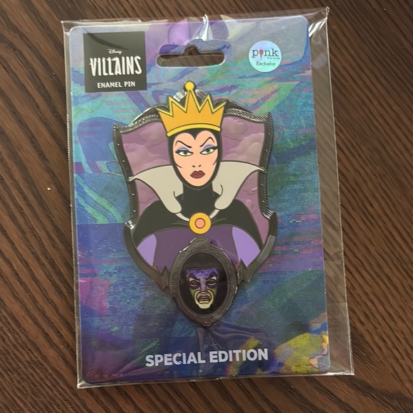 Disney | Accessories | Disney Villains Enamel Pin Evil Queen Se 40 ...